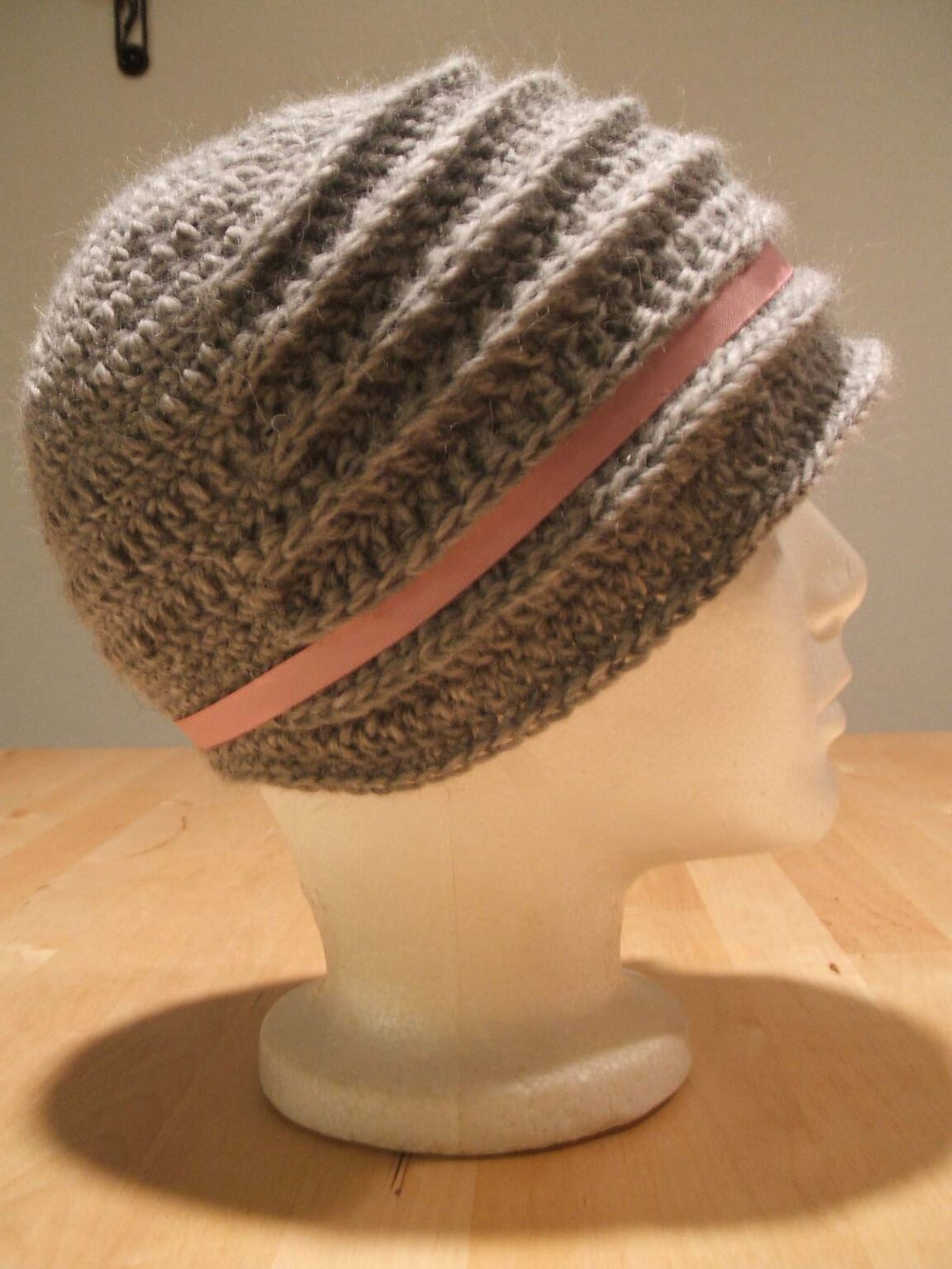 Flapper Women's Hat Crochet Pattern - MyCrochetPattern